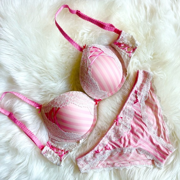 Victoria's Secret | Intimates & Sleepwear | 32d Vs Victorias Secret 2pc ...